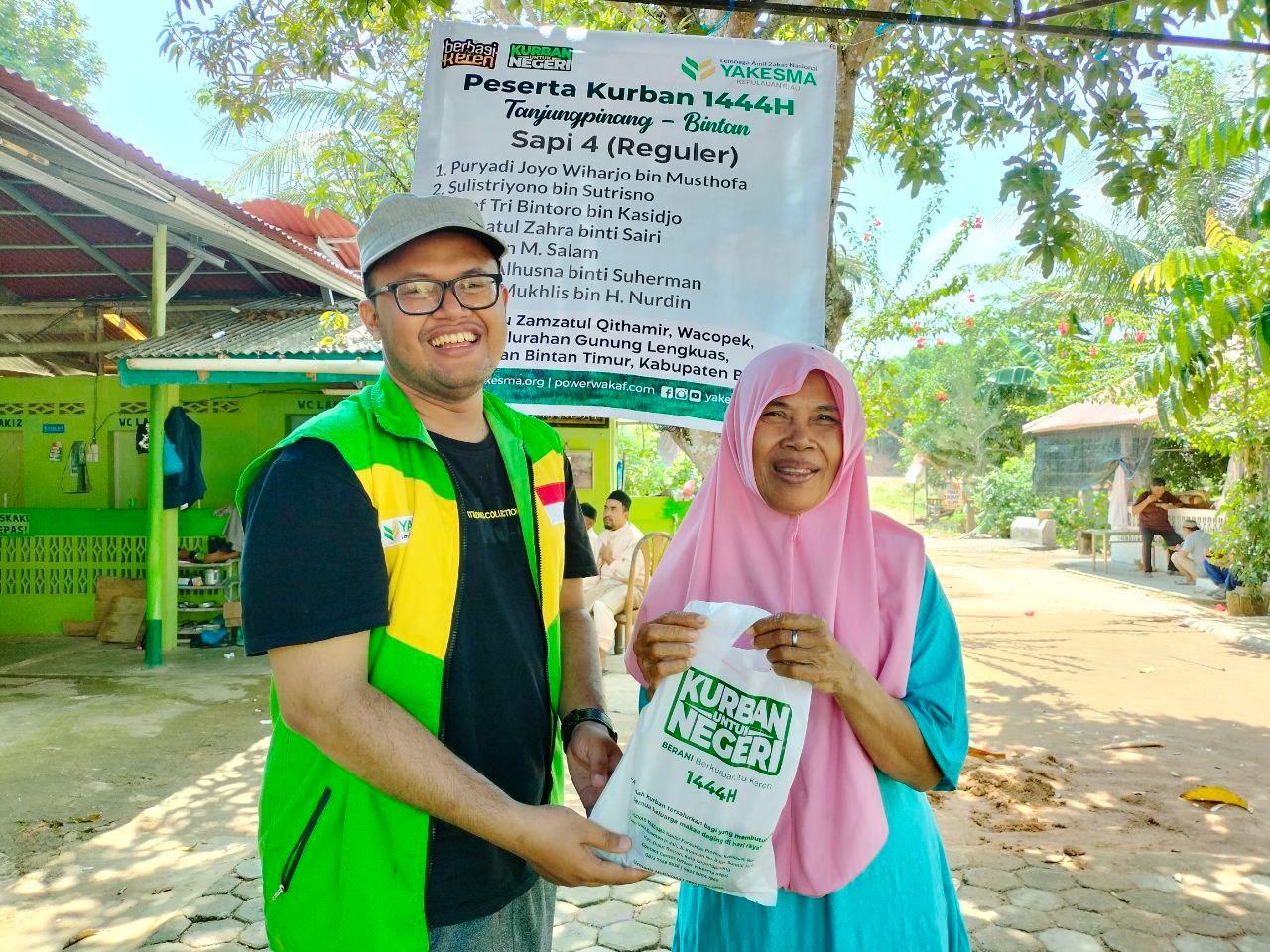 3.441 Paket Daging Kurban Untuk Negeri Yakesma Kepulauan Riau disambut ...