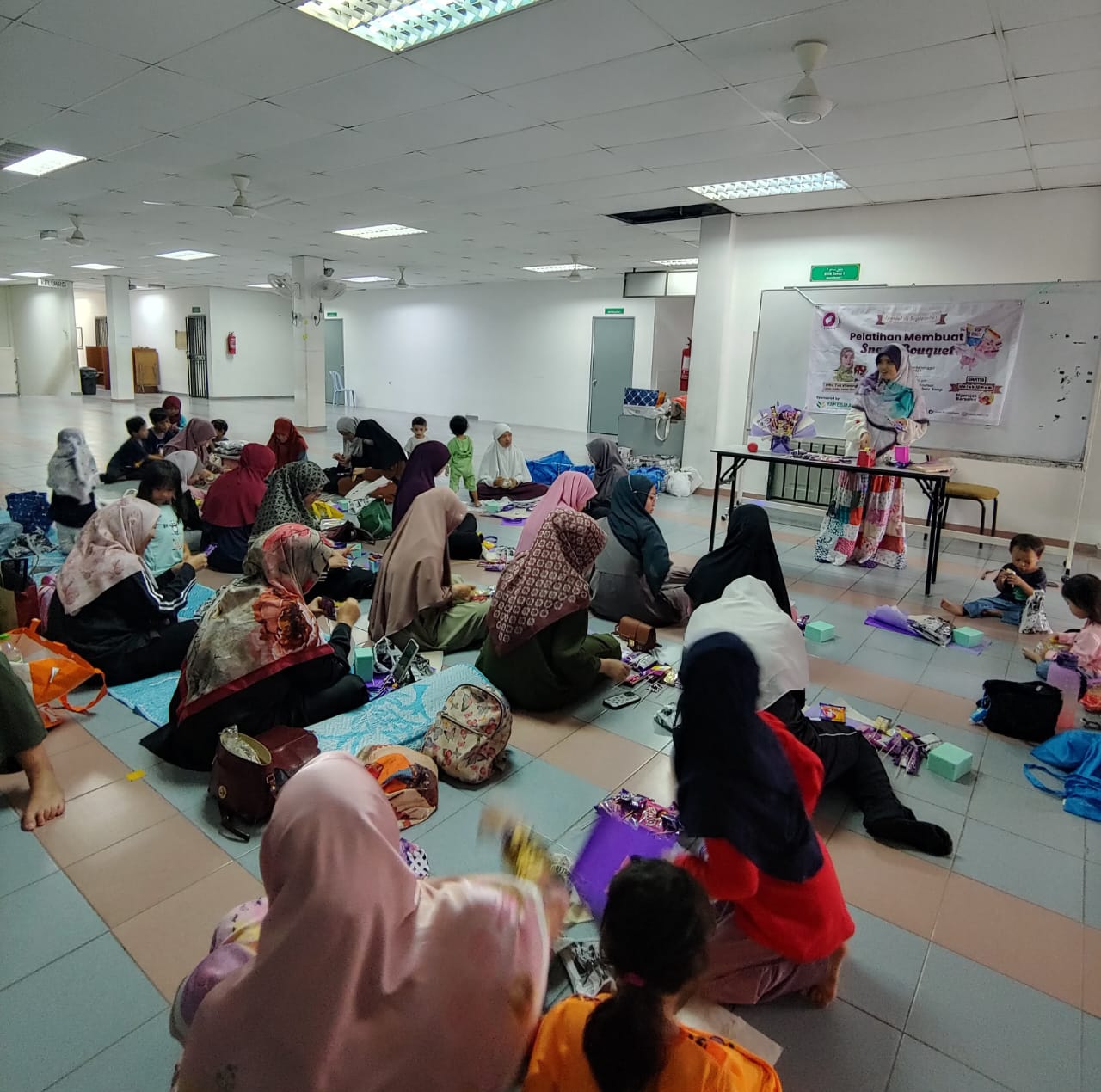 Pelatihan Membuat Snack Bouquet: Mewujudkan Kreativitas dan ...