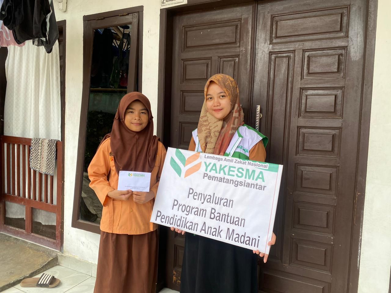 YAKESMA SIANTAR SALURKAN BANTUAN PENDIDIKAN ANAK MADANI - Yakesma ...